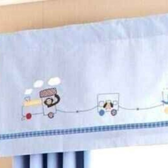 Pottery Barn Kids | Other | Pottery Barn Kids Animal Train Valance ...